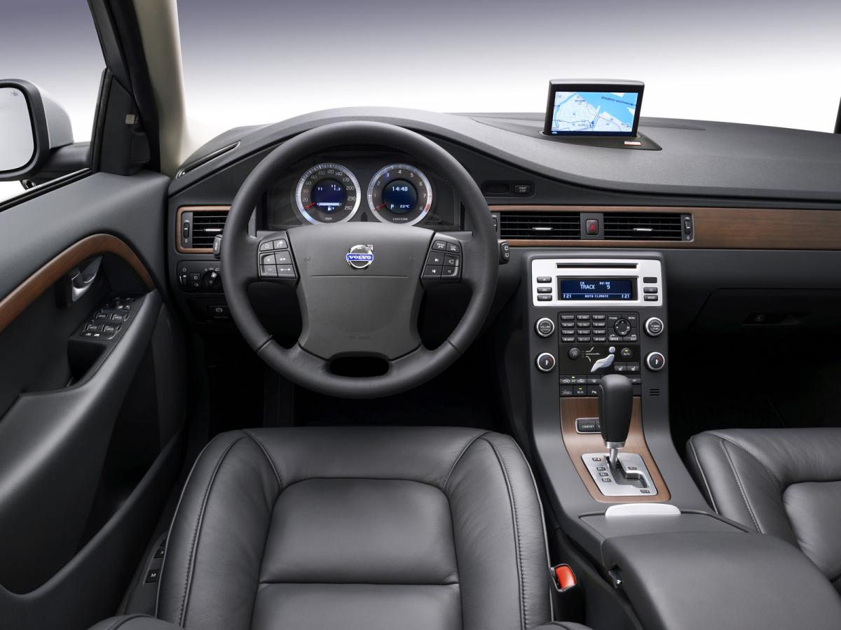 Volvo V70 technical specifications and fuel economy